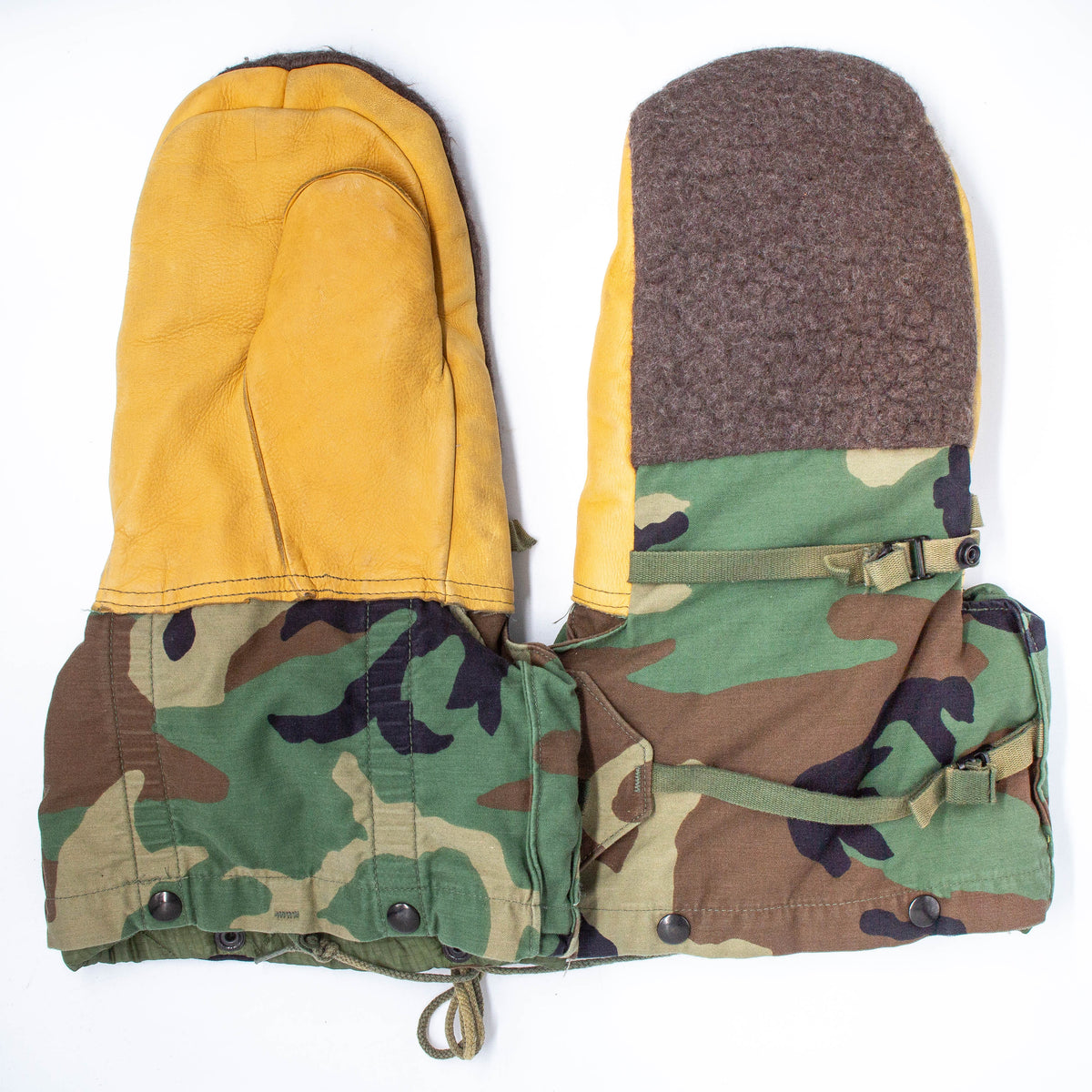 US Military Woodland Extreme Cold Weather Mittens - Large – Omega Militaria