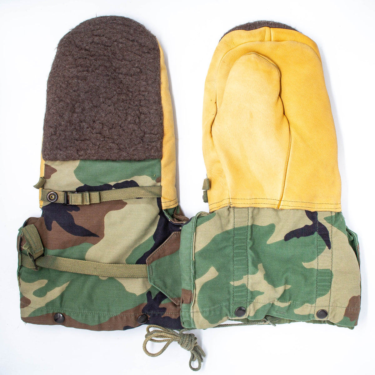 US Military Woodland Extreme Cold Weather Mittens - Large – Omega Militaria